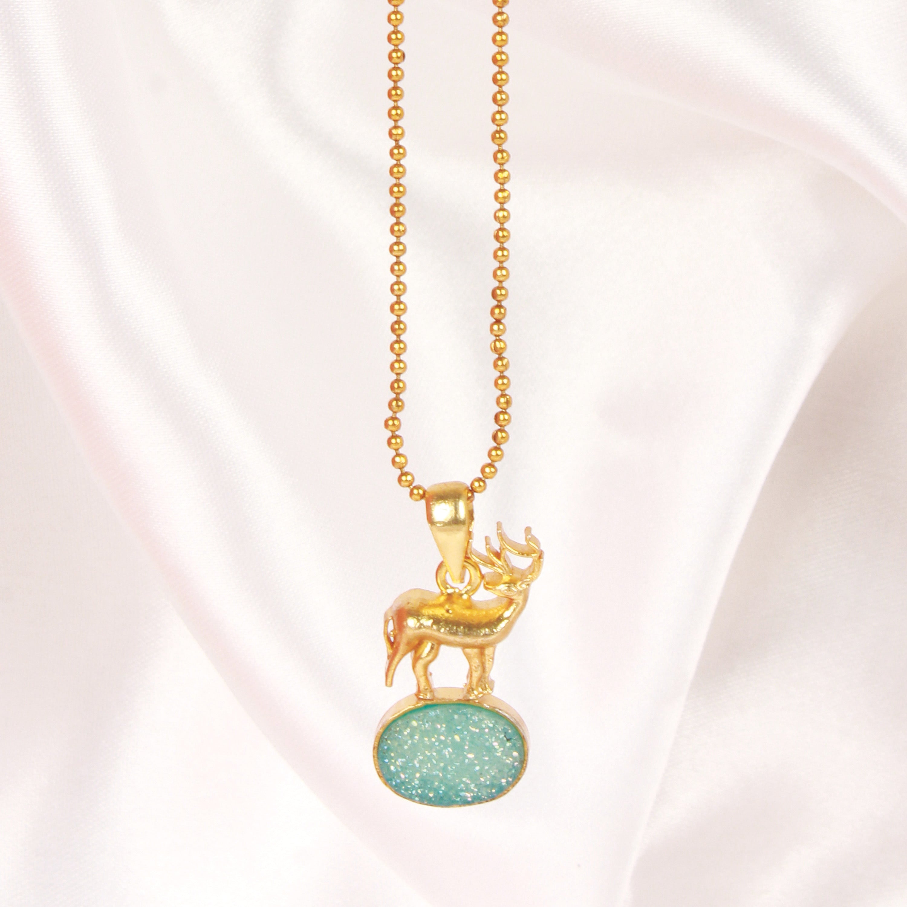 Chain With Pendant – The Velli Shop