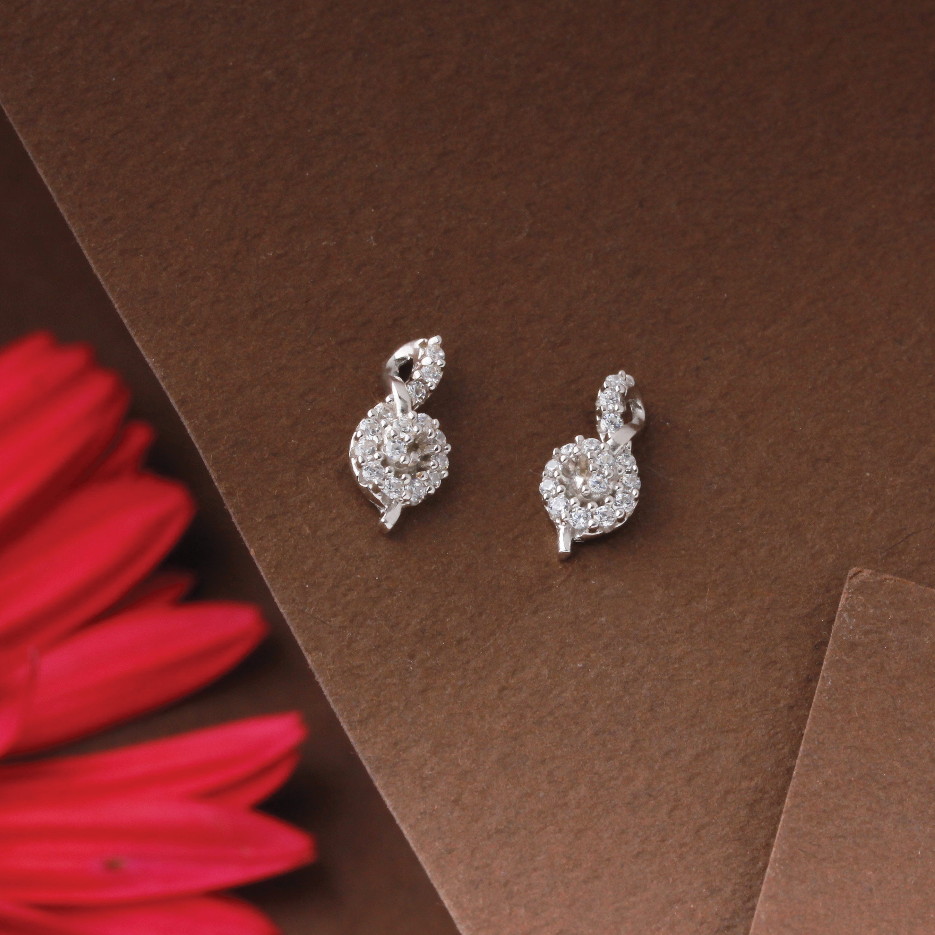 Velli earrings store